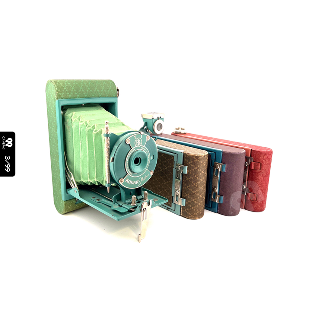 3 Kodak Petite The autograph camera - Paris Camera Museum